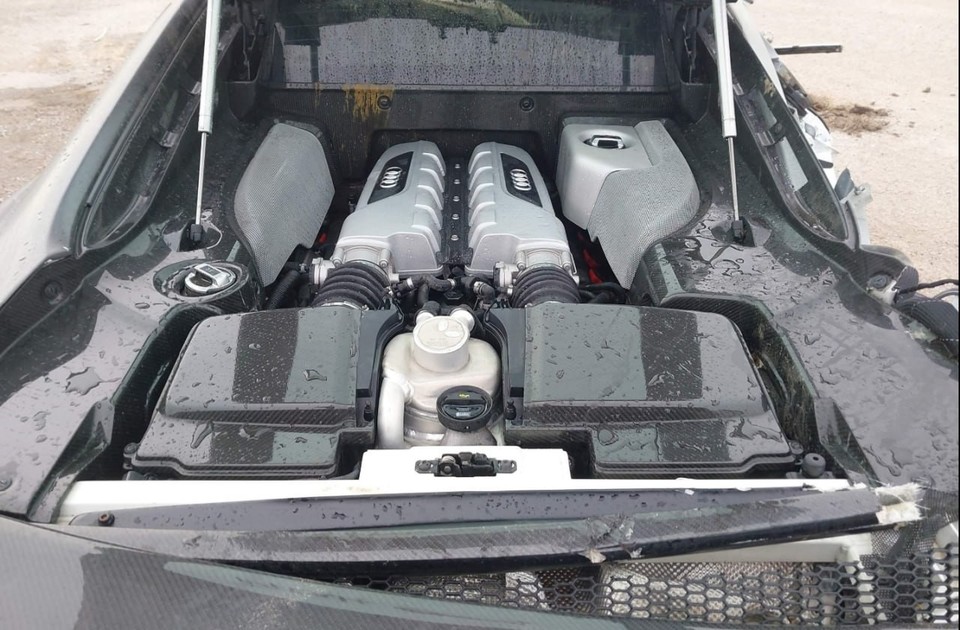 14-17 Audi R8 V10 2015 Left Driver Radiator Coolant Hose Pipe Line Tube ...