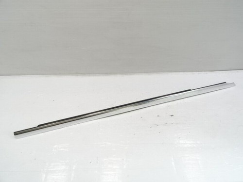 15 Mercedes W222 S550 trim, belt moulding upper, right front ...