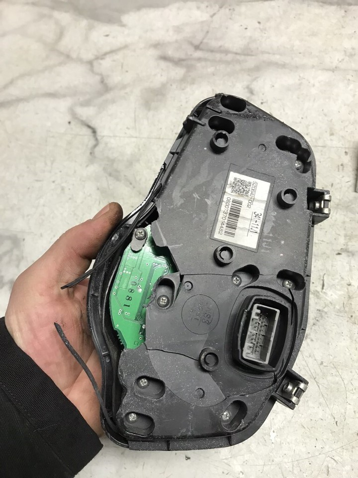 12 Suzuki DL650 DL 650 A V Strom Gauge Meter Speedometer Speedo ...