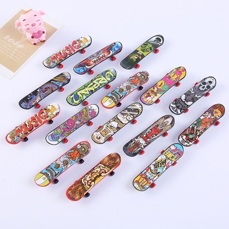 Mini Finger Skateboard Fingerboard Finger Scooter Skate Boarding Game ...