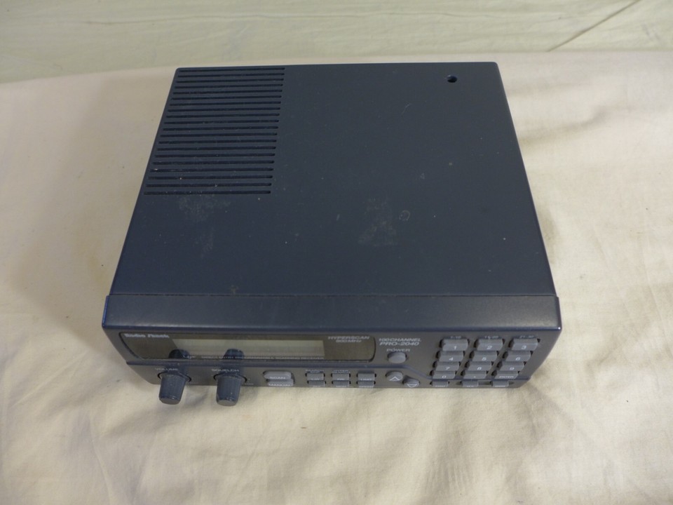 Radio Shack PRO-2040 Direct Entry Programmable 100 Channel Scanning ...