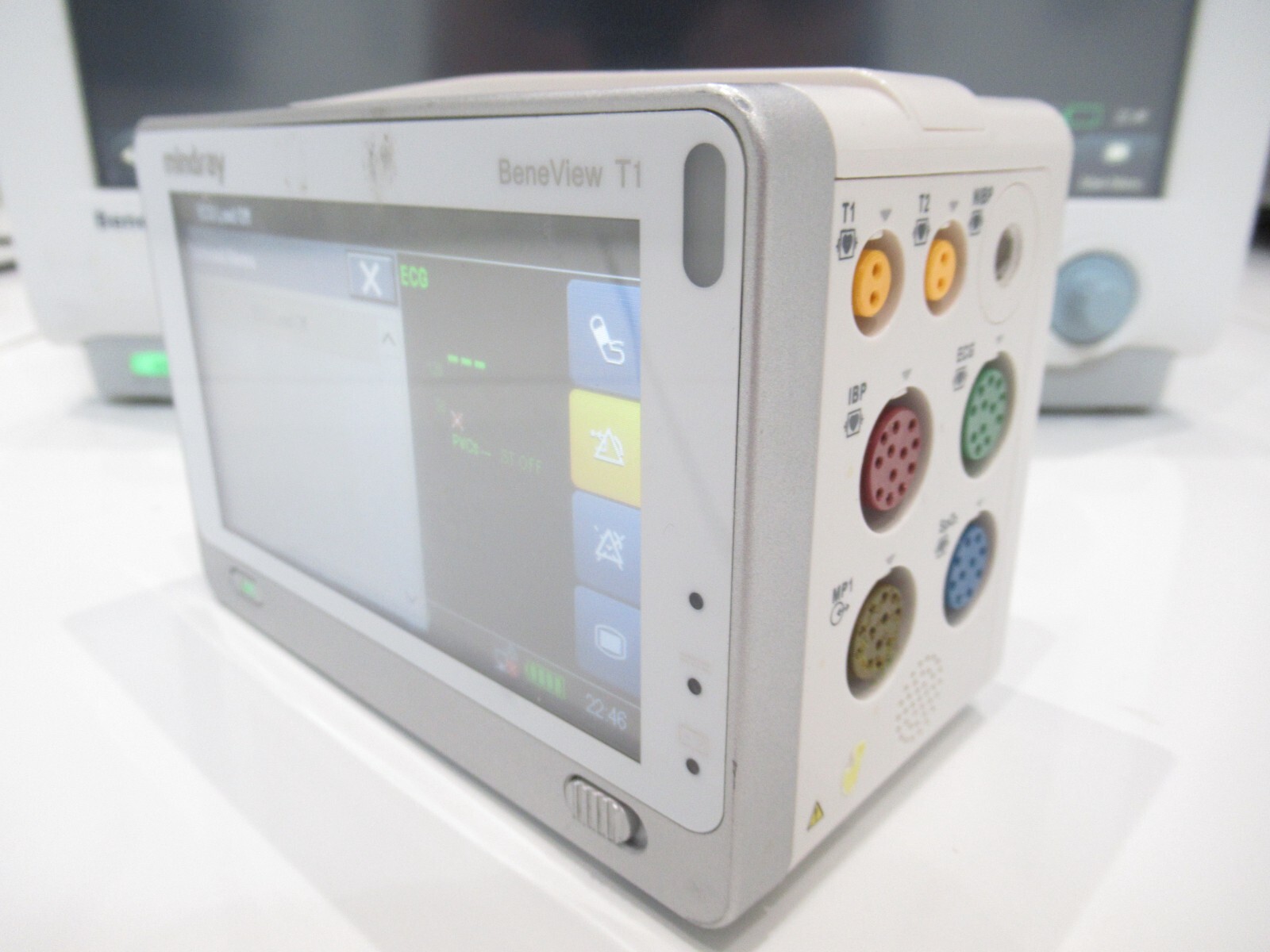 MINDRAY BENEVIEW T8 17" TOUCH PATIENT ANESTHESIA T1 TRANSPORT MODULE ...