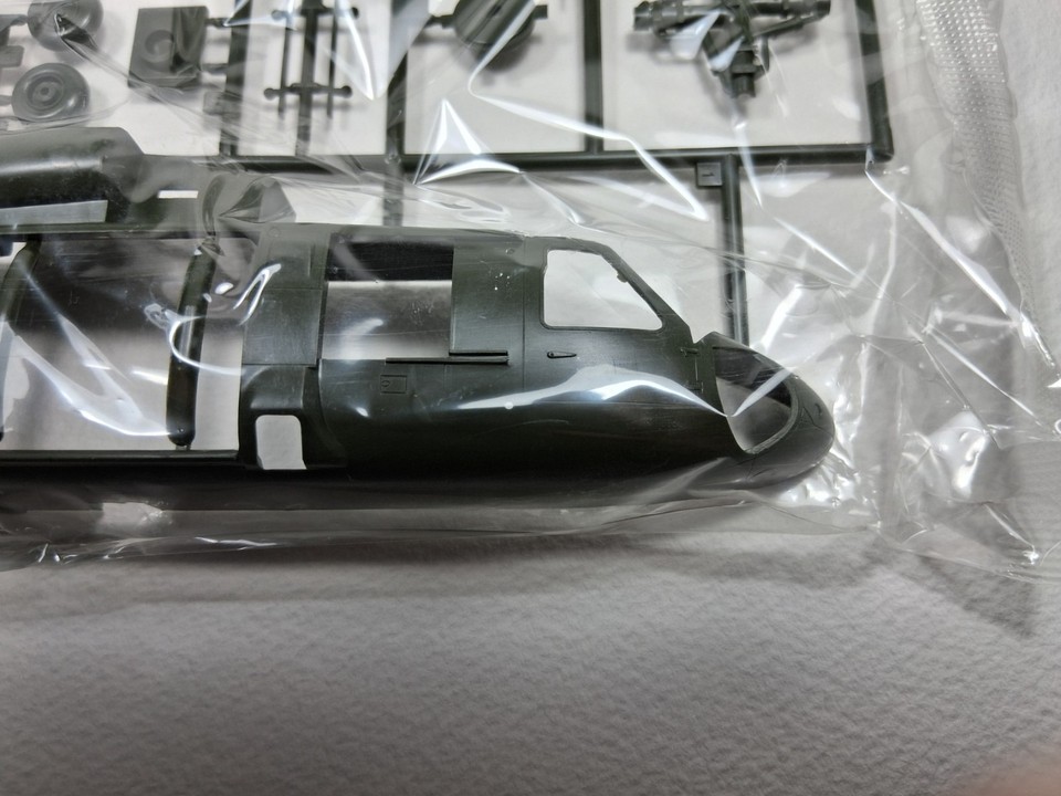 Revell 1/48 UH-60A Blackhawk, Monogram, ICM, Tamiya, Hasegawa ...