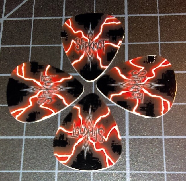 SLIPKNOT RED GUITAR PICKS SET OF 4 | eBay