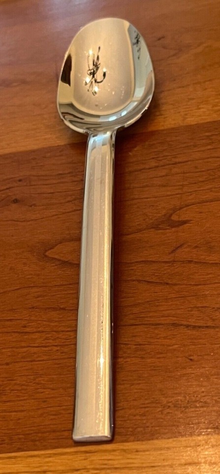 Oneida ILLUMINA Glossy & Frosted Stripe 18/10 Stainless Flatware ...