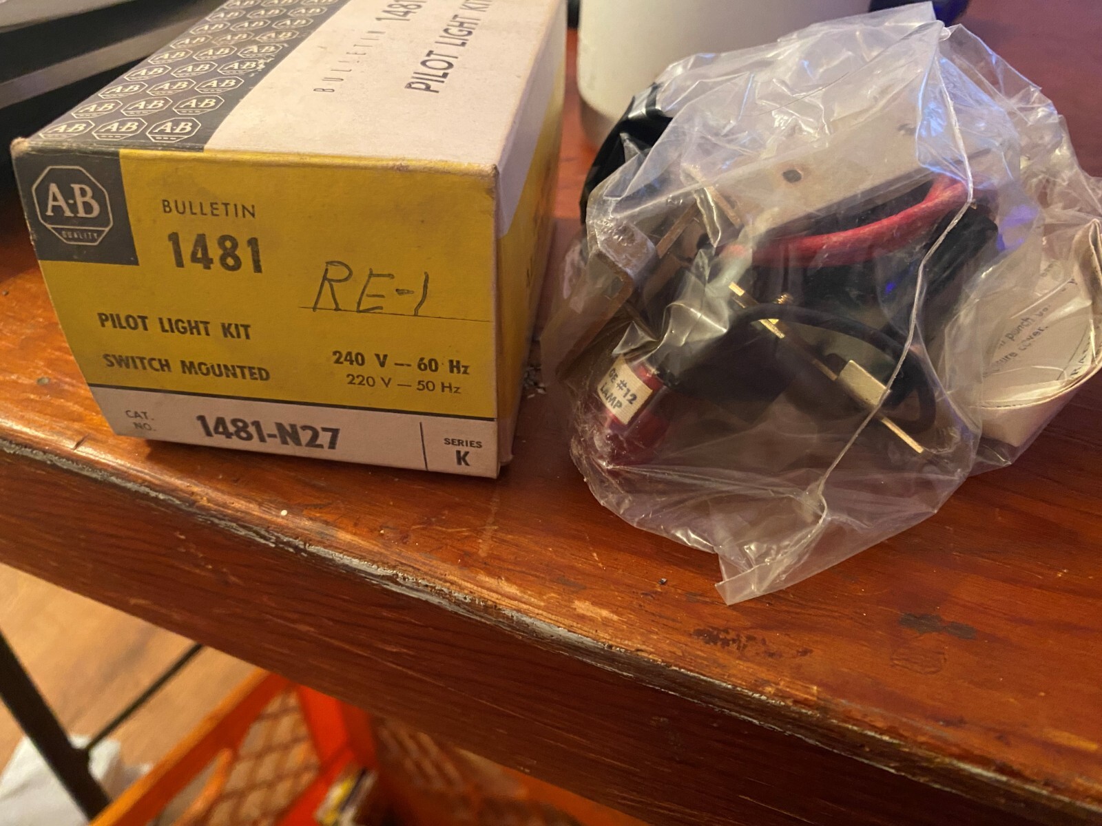 Allen-Bradley 1481-N27 Switch Mounted Pilot Light Kit Series K Red Lens ...