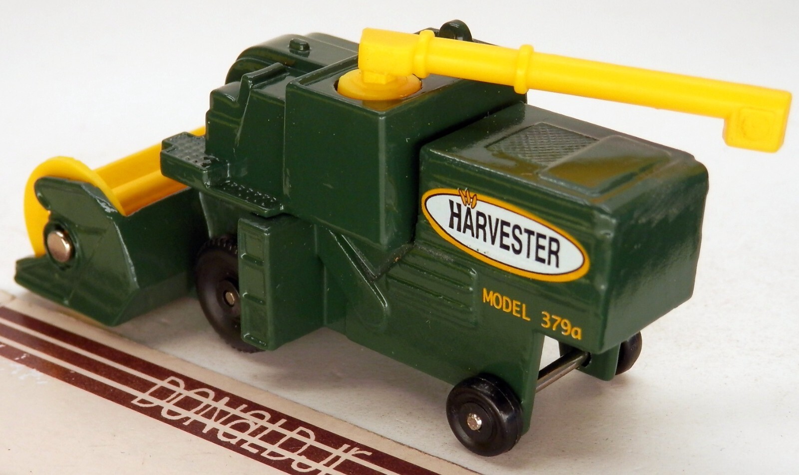 Matchbox Combine Harvester Dark Green & Yellow Farm Implement 1/64 ...