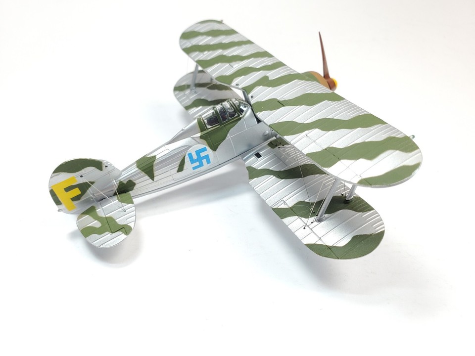 Corgi Aviation AA36204 WW2 J-8A Gladiator on Ski,s with Diorama Swedish ...