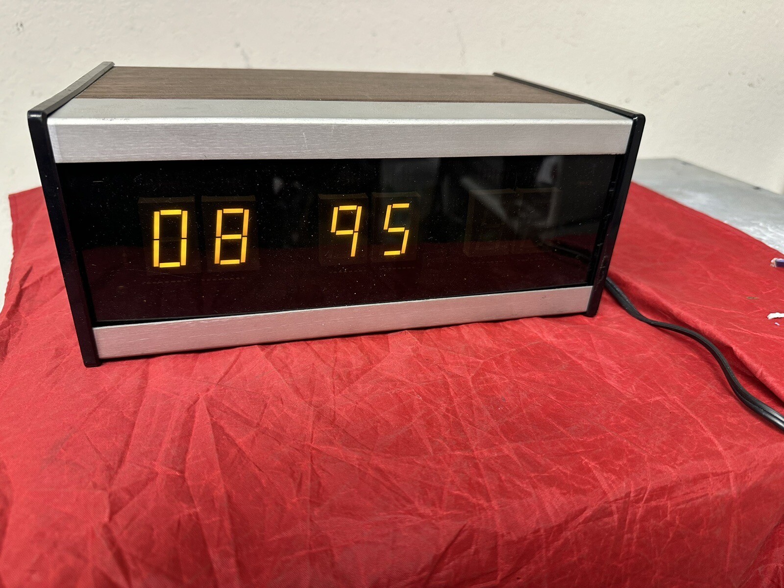 ESE ES-166A 6-digit 1 Inch Amber Remote Time Code Reader In Desk Top ...