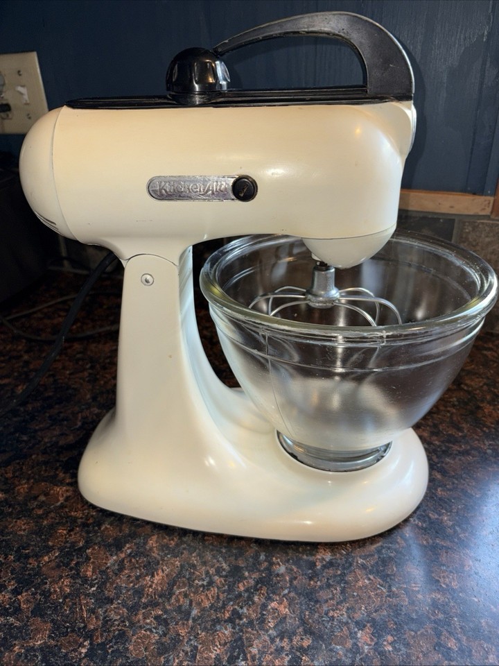 Kitchenaid mixer Vintage Model 3B White Stand Bowl & whisk Works Great ...