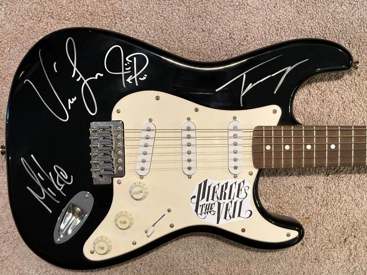 Vic Fuentes Guitar