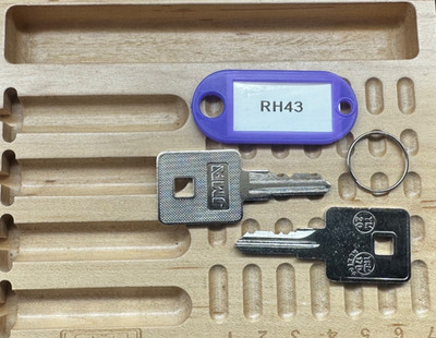( 2 ) Two Knaack/Delta/Pertco Truck Toolbox Keys Series RH43 Fast ...