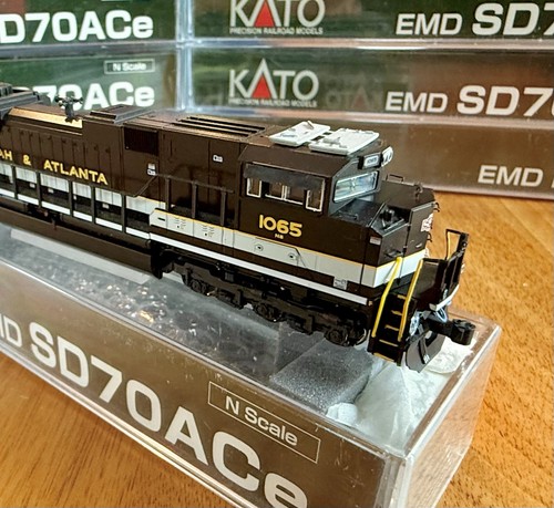 Kato N Scale Custom Detailed NS Savannah & Atlanta heritage Unit #1065 ...