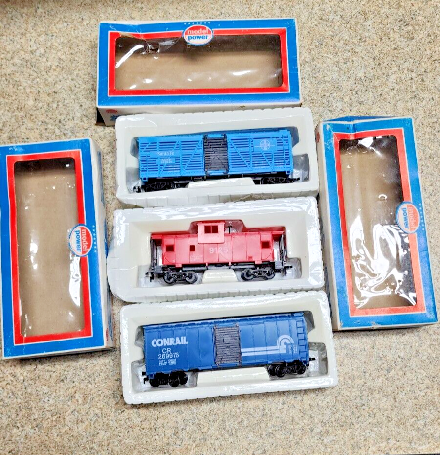 Model Power HO Scale 3 Train Car lot with Boxes | eBay