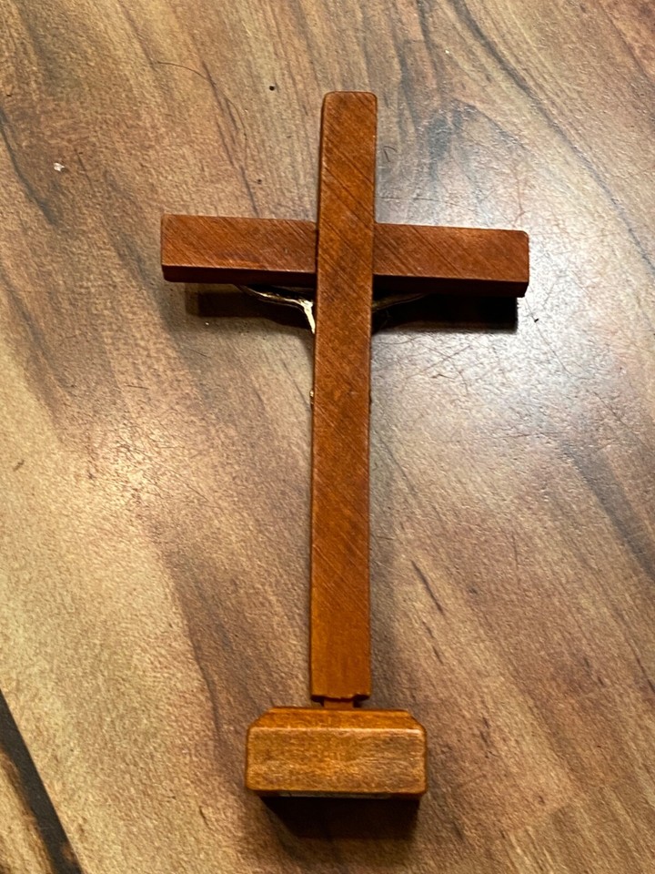 Gold Tone Metal & Wood Crucifix INRI Cross Jesus 4 1/2” Sacred Heart ...