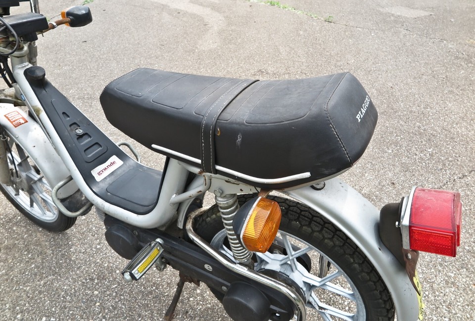 Vtg 1979 Vespa Piaggio GRANDE Project Moped 50cc for Repair or ...