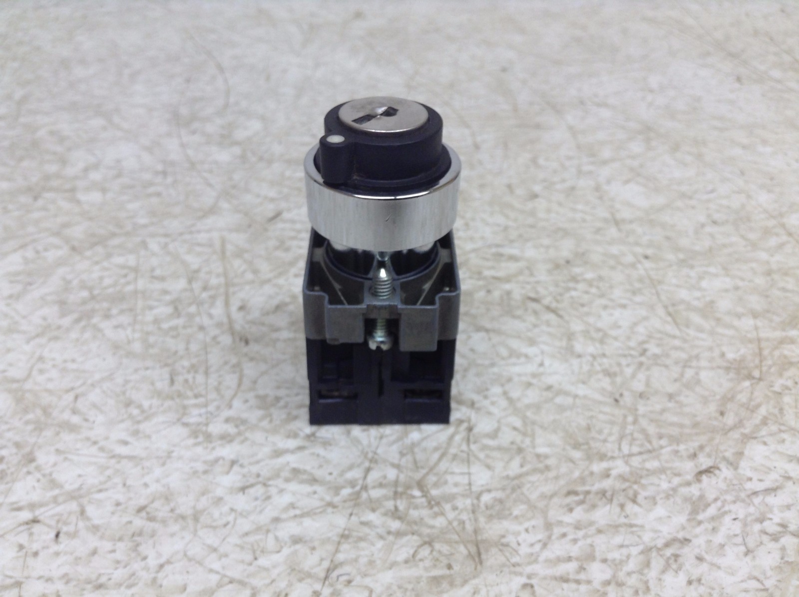 Telemecanique ZB2-BE101 ZB2-BE102 Key Selector Switch ZB2BE101 ZB2BE102 ...