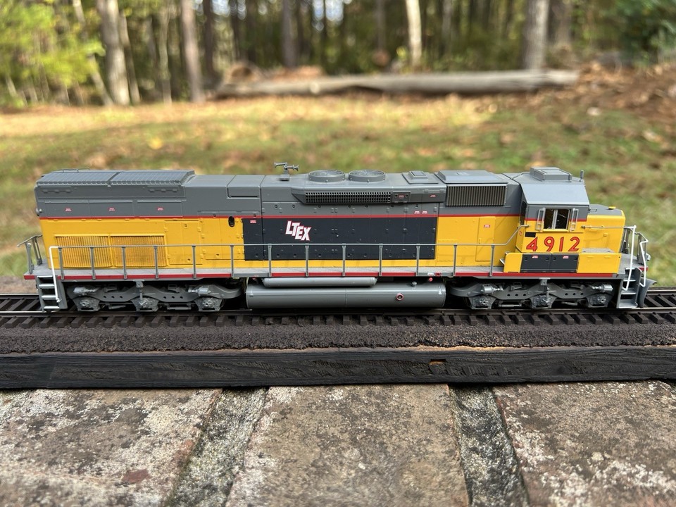 Athearn RTR Union Pacific LTEX 4912 SD45T-2 W/ Loksound DCC & Sound | eBay
