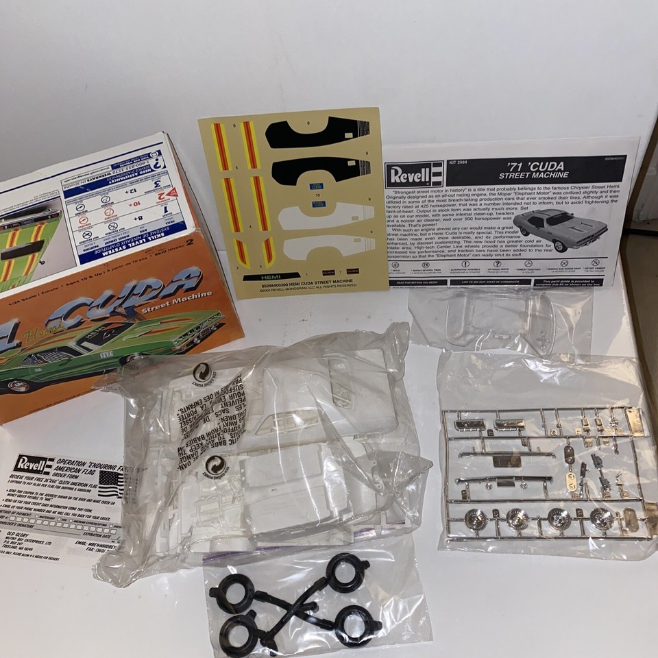 Revell 71 Hemi Cuda Street Machine Car Model Kit | eBay