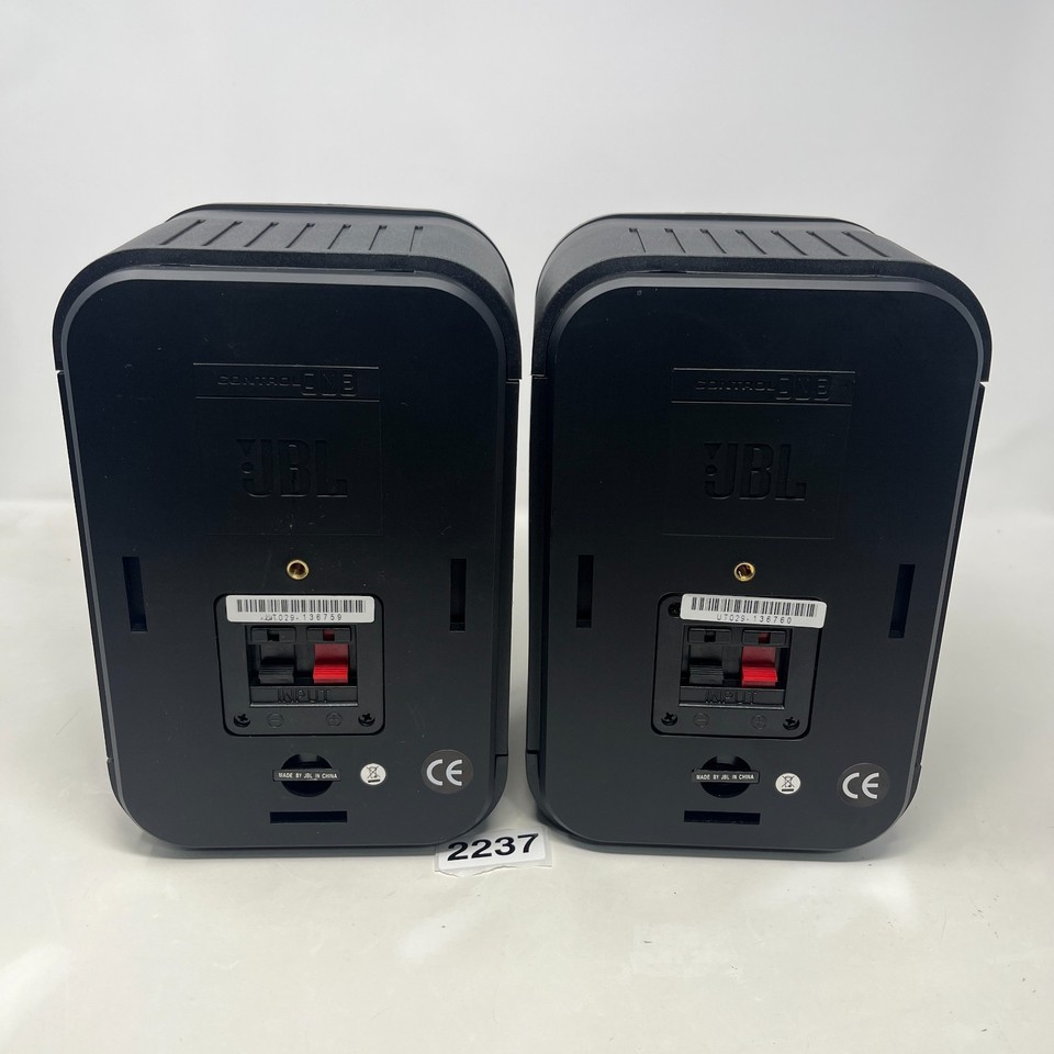 JBL Control ONE Bookshelf Speakers Pair 4" Woofers 200w Max Black clean ...
