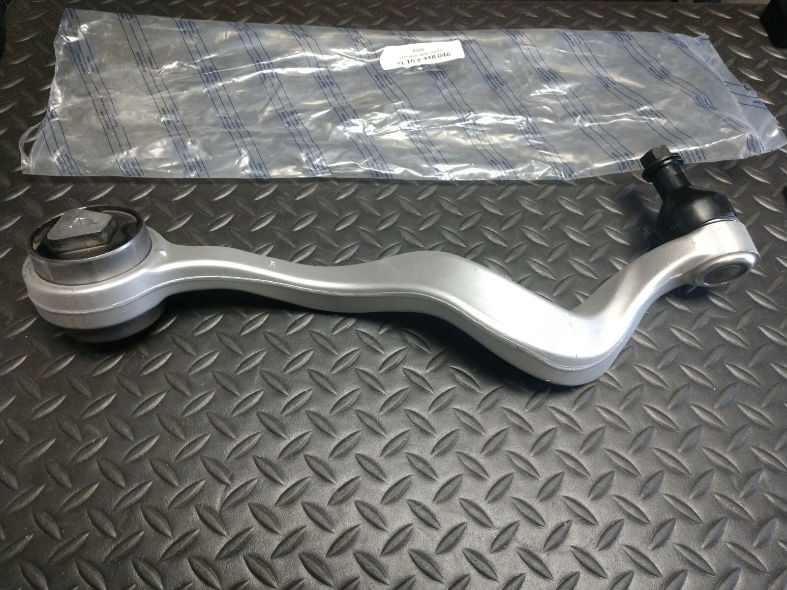 Front RH Upper Control Arm - #31102348046 - Fits BMW 525i, 528i, 530i ...