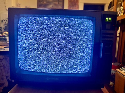 SAMSUNG Celebrity 13" Color Television w/Remote 1988 Wood Grain Retro ...