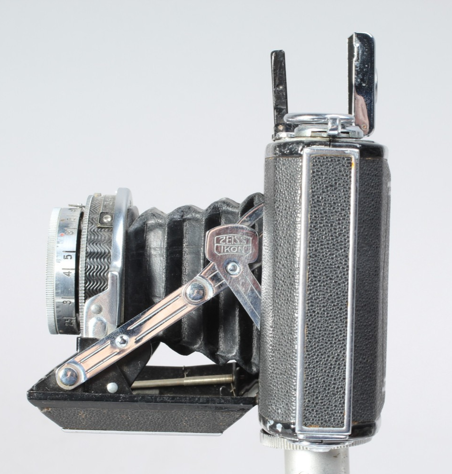 ZEISS IKON IKONTA 520/16 W 7.5CM F/3.5 NOVAR ANASTIGMAT 120 6X6 SHUTTER ...