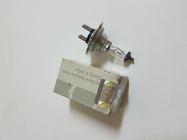 OEM Genuine MERCEDES BENZ Headlight Bulb Halogen H7 400809000007 for ...