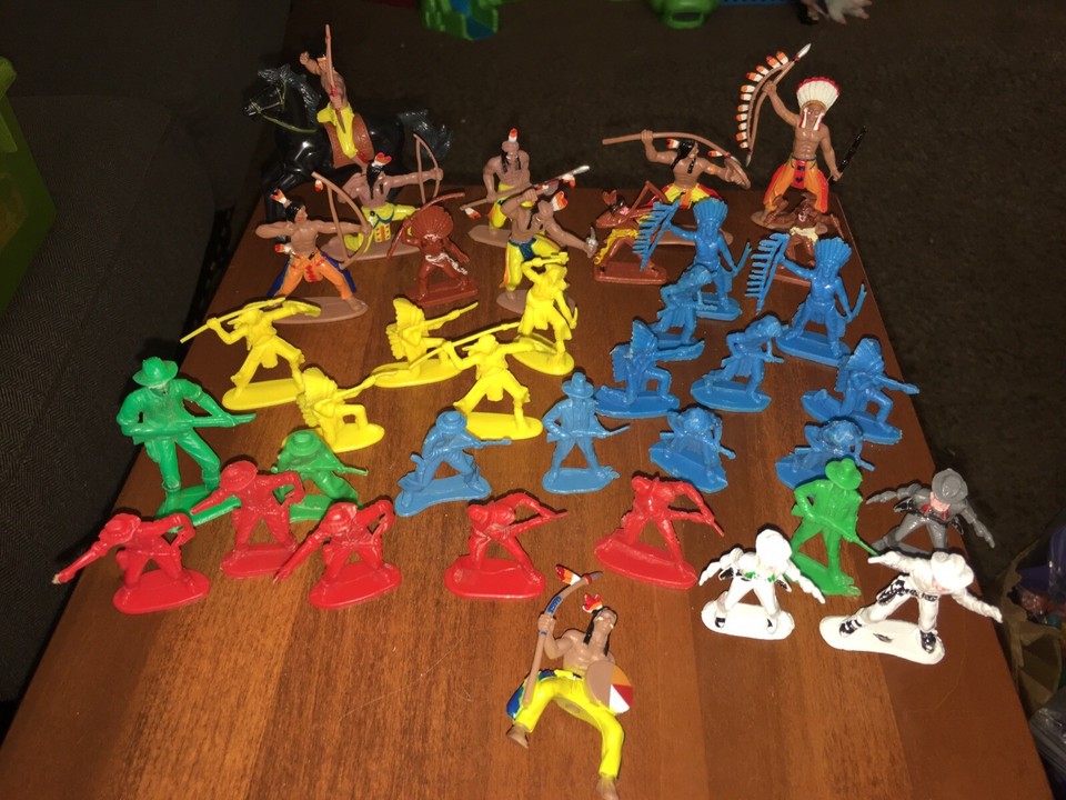 Lot 37 VTG bright color plastic cowboys and Indians toy figures Horse ...