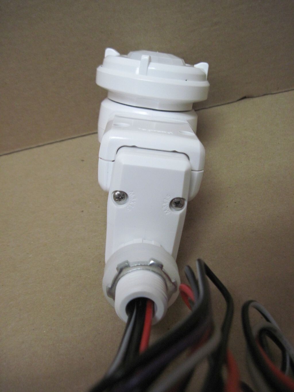 Legrand Wattstopper (FSP-221B-D-L2-W) Universal Volt High / Low PIR ...