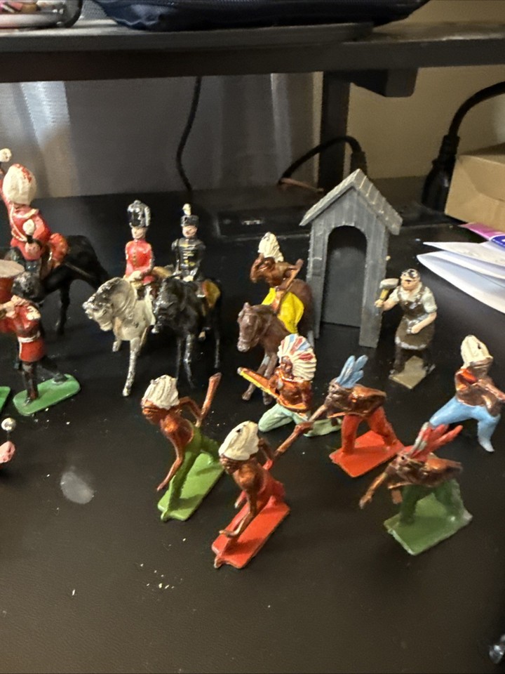 Large Lot 42+ vintage Cast Metal soldiers British And Indians Native ...