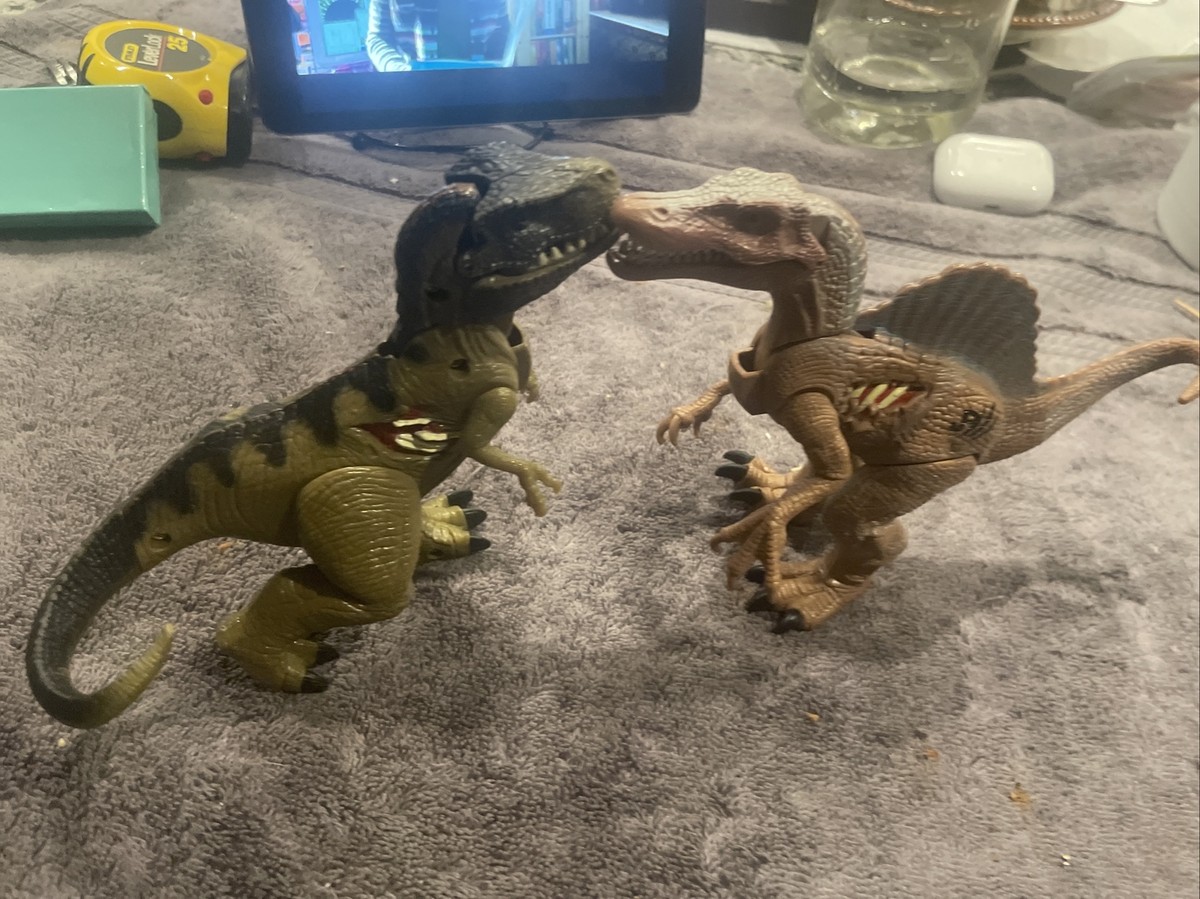 Jurassic Park 3 Spinosaurus Vs T Rex Jurassic Park III's T Rex Killer