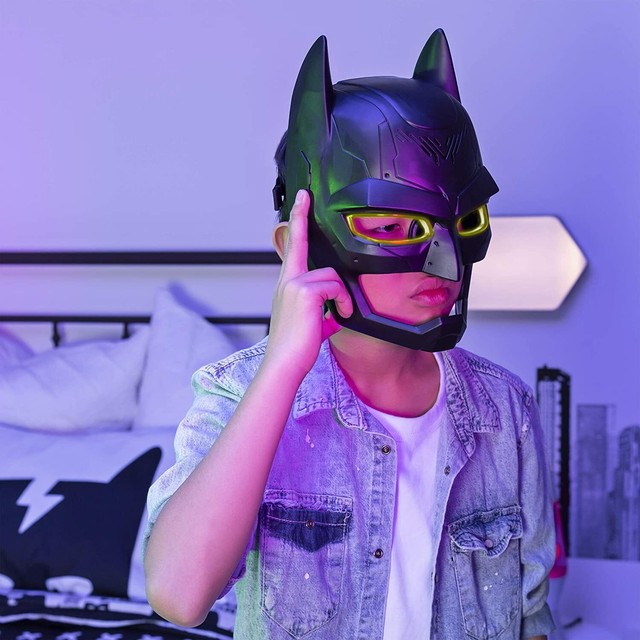 Batman Voice Changing Mask With Over 15 Sounds for Kids Aged 4 and up ...