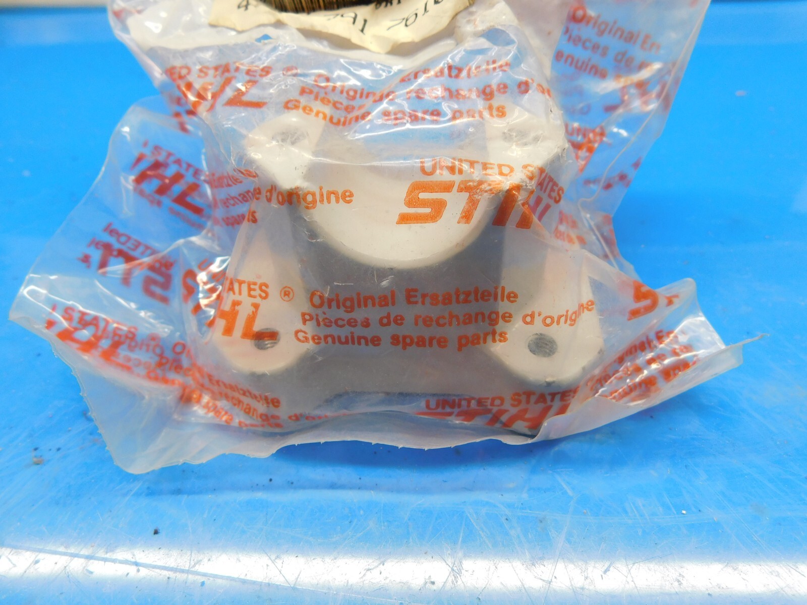 NEW HANDLE MOUNT 4126-791-7610 FOR STIHL TRIMMER FS86 FS88 --- BOX 5011 ...