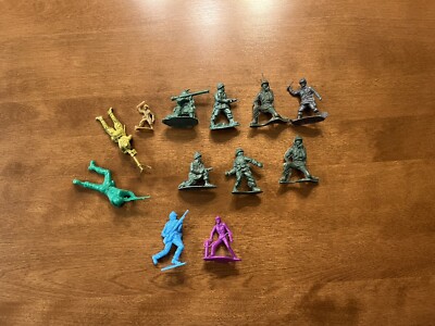 Vintage Mini Military Army Men Figures - Green & Other Colors Plastic ...