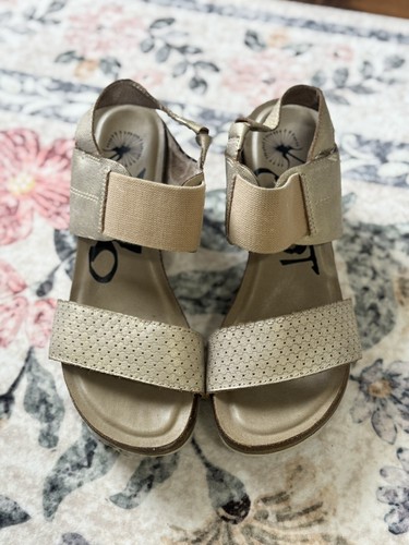 OTBT Bushnell Gold Leather Wedge Sandal Womens Size 8! | eBay