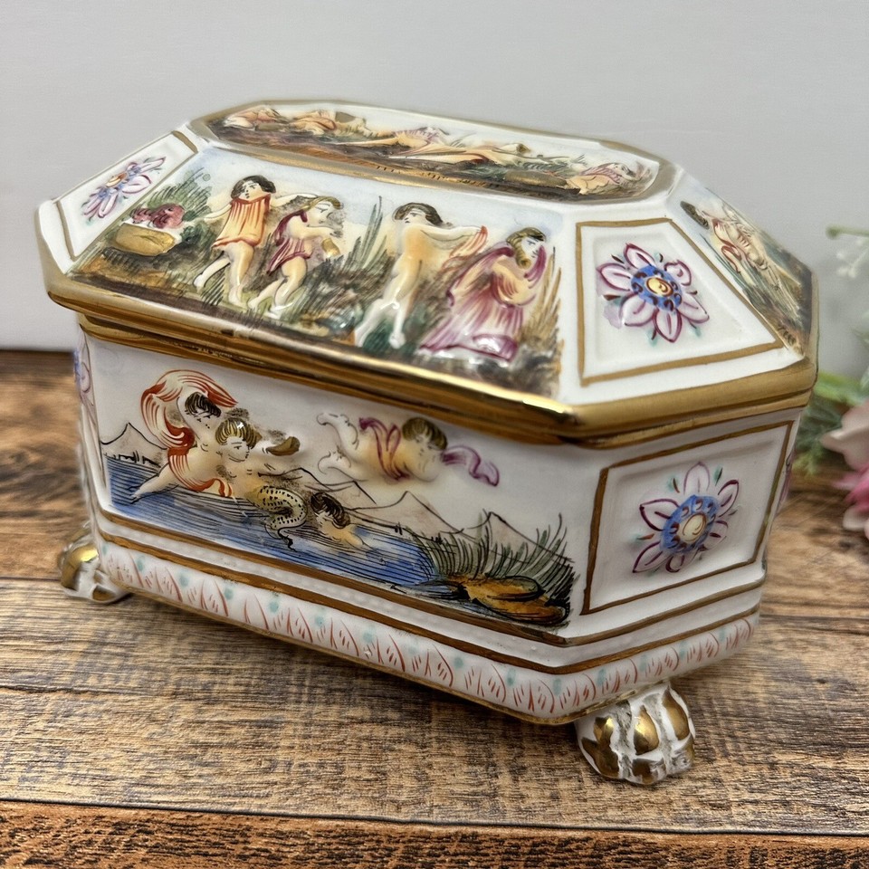 R. Capodimonte - Hand Painted Porcelain Octagonal Casted Box - Make in ...