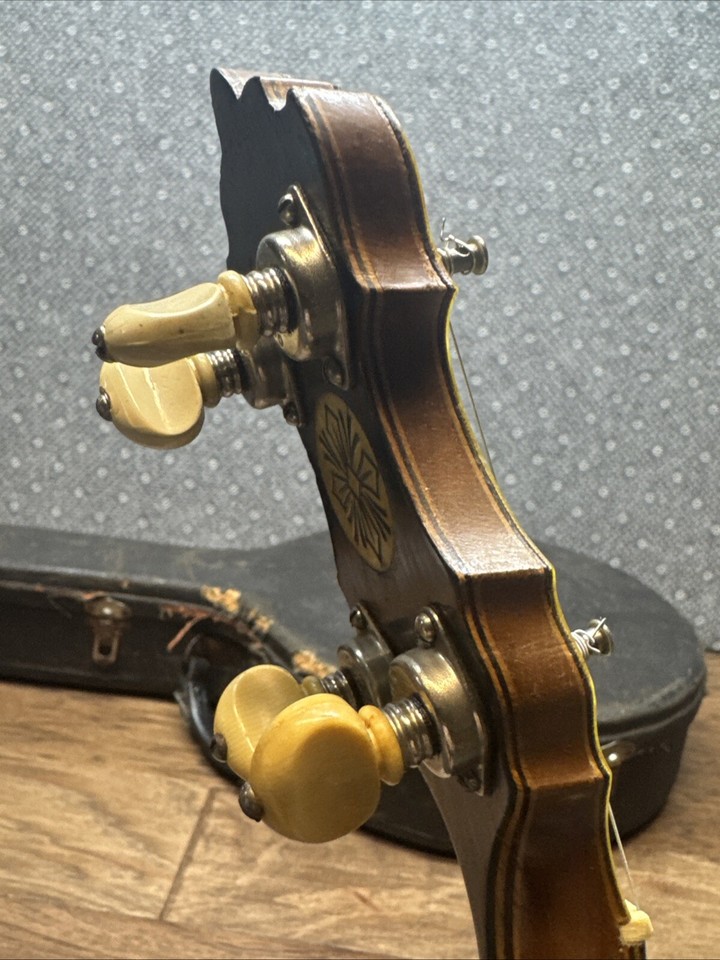 Vintage/Antique 1920s30s Melody King Ornate Hand Tooled Tenor Banjo W ...