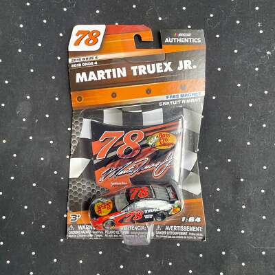 #78 Martin Truex Jr. Autographed 2018 Wave-4 Lionel NASCAR Authentics 1 ...