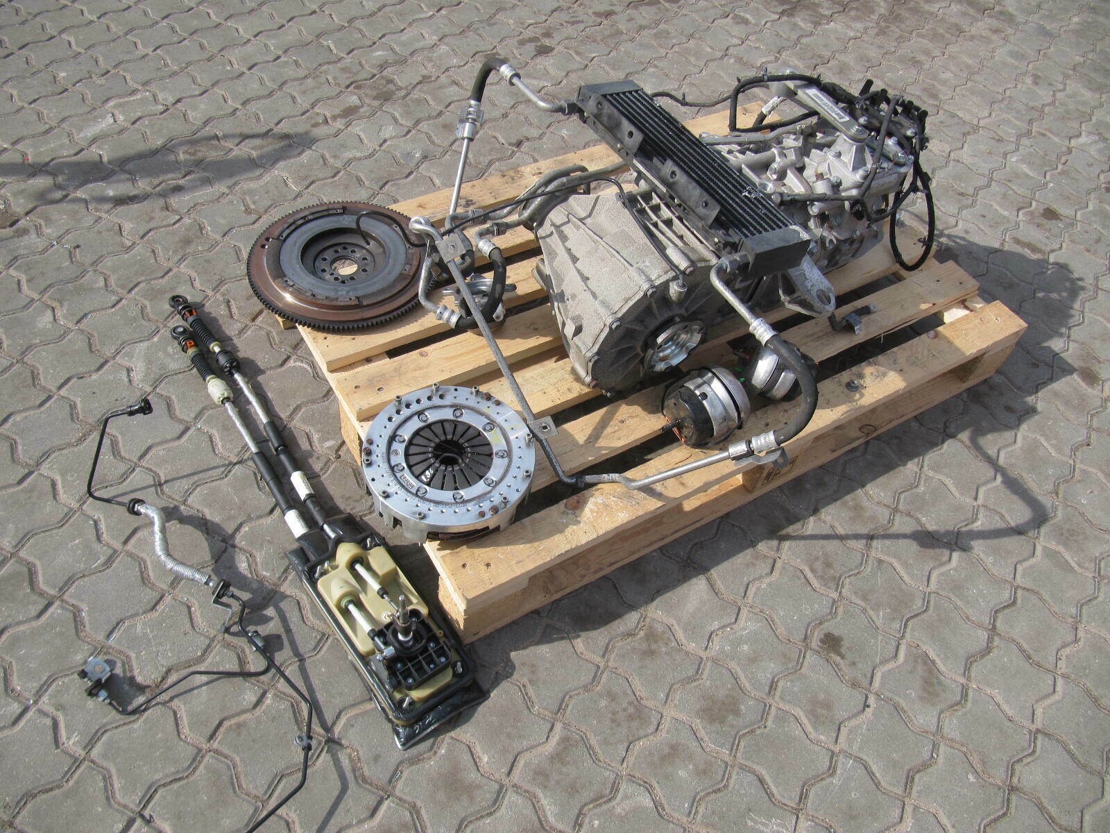 Aston Martin Vantage 6-Speed Manual Transmission Gearbox + Torque Axles ...