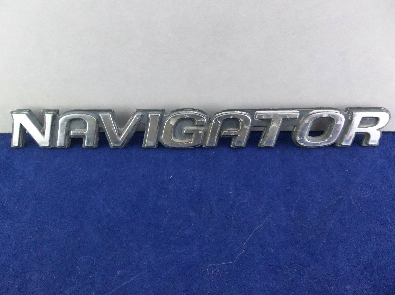 1998-2002 Lincoln 'Navigator' Chrome Plastic Script Emblem OEM | eBay