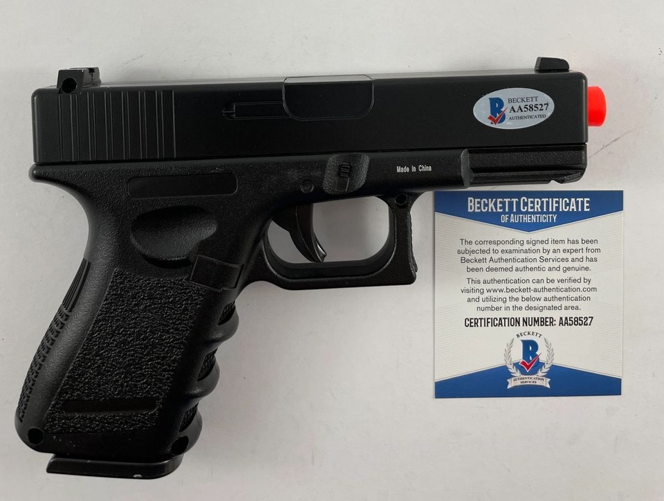 Jeffrey Dean Morgan Signed The Walking Dead Replica Glock 19 ASG BAS ...