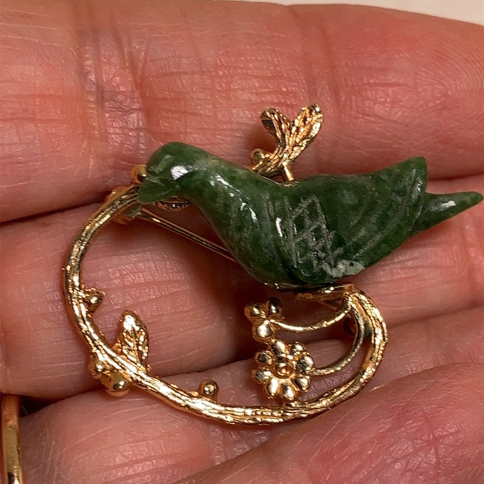Vintage Brooch / Pin Nephrite Jade Carved Bird With M… - Gem