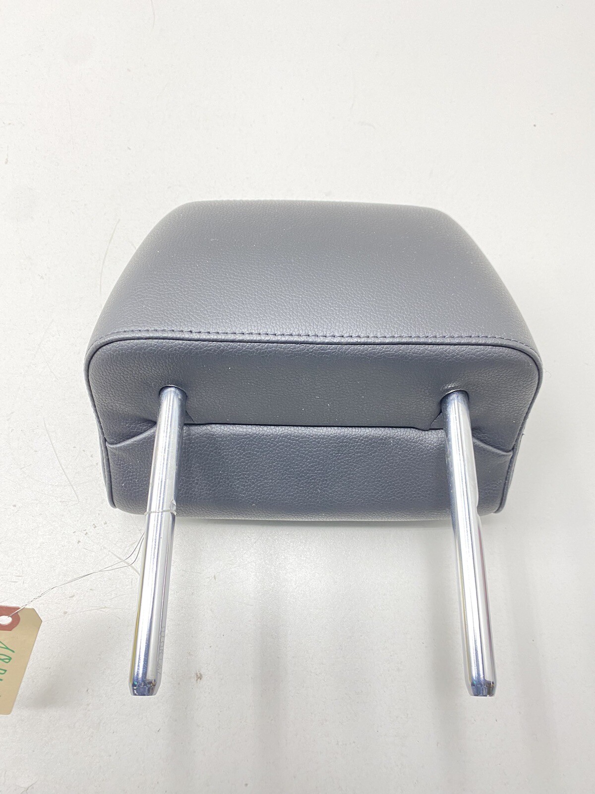 2012 - 2018 VOLKSWAGEN PASSAT REAR SEAT RIGHT OR LEFT SIDE HEADREST OEM ...