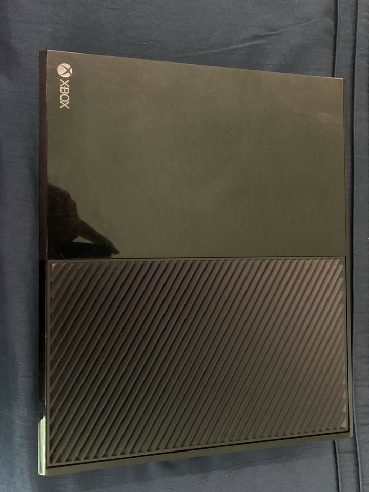 Microsoft Xbox One Launch Edition 500GB Black Console. Great Condition ...