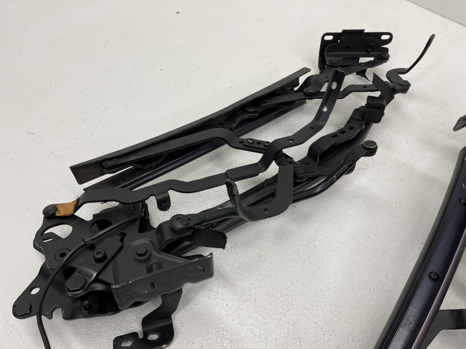 2005-2014 Ford Mustang Convertible Top Frame Hinge Arms with Seals LH ...