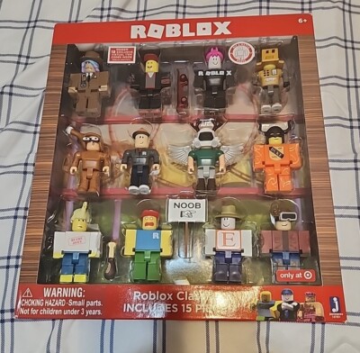 ROBLOX CLASSICS includes 15 Pieces, 12 Exclusive Virtual Items Codes ...