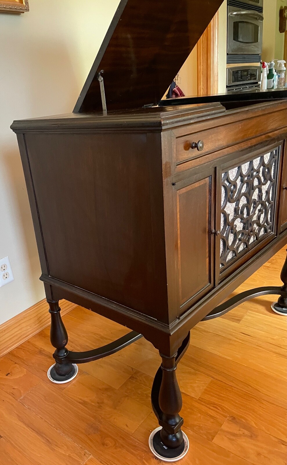 1916 Thomas Edison "William & Mary" Console Phonograph & 64 Diamond ...