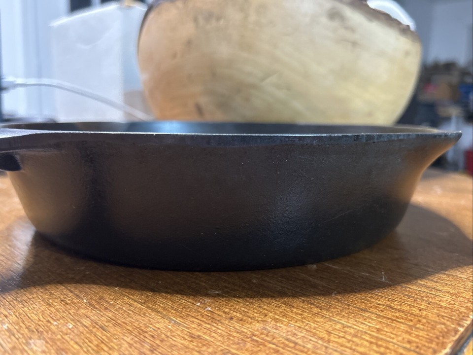 Cast Iron Vintage Favorite Piqua Ware No 8A Cast Iron Skillet | eBay