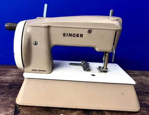 VINTAGE SINGER CHILDREN'S SEWING MACHINE | eBay UK